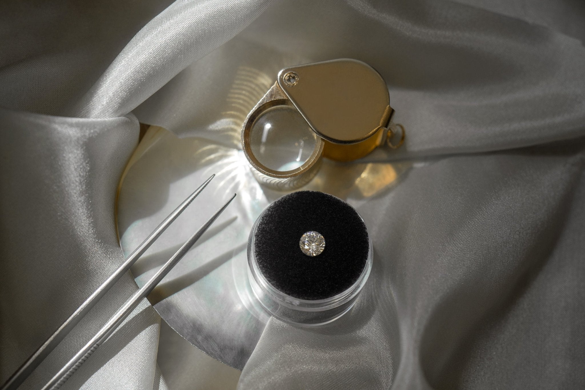 The 4Cs of Diamond Grading Explained: Colour, Clarity, Cut, and Carat ...