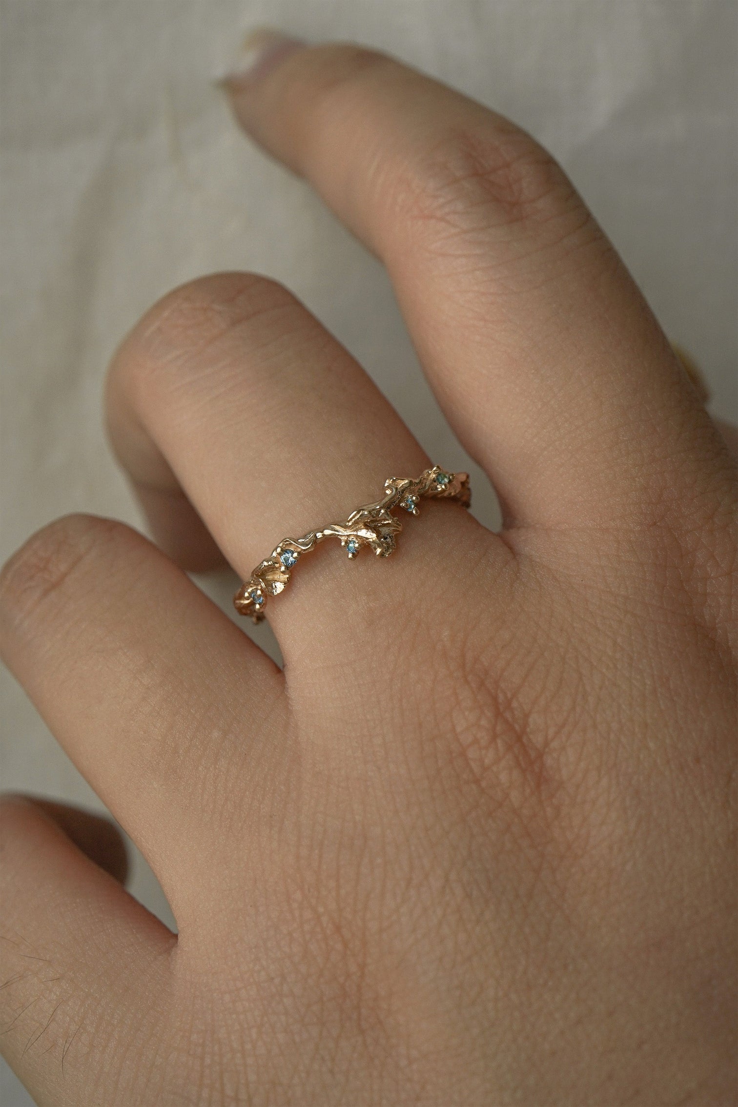 Romantic Hand-carved Teal Sapphire Evening Fleur Floral Band Ring – Laurie Fleming Jewellery