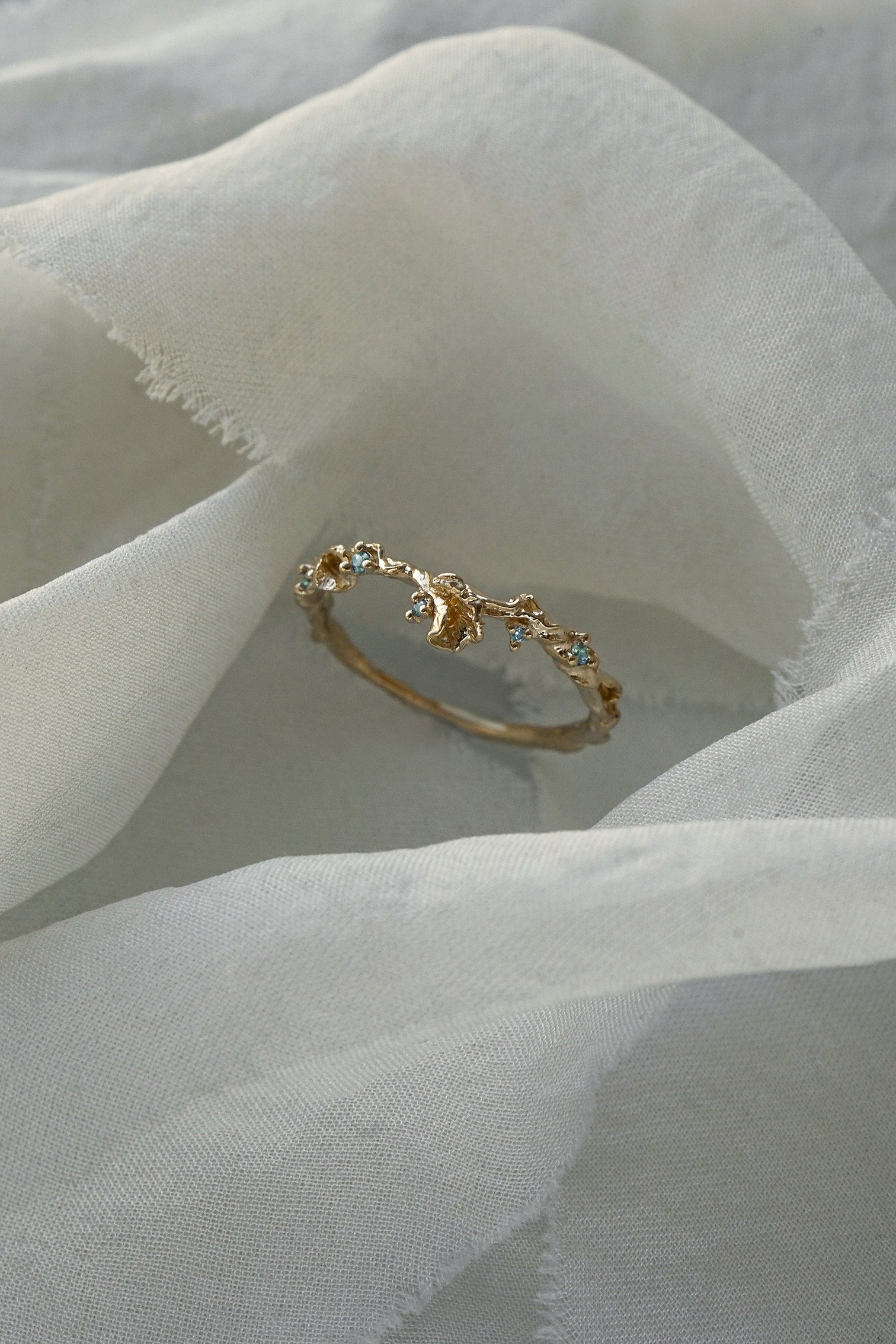 Romantic Hand-carved Teal Sapphire Evening Fleur Floral Band Ring – Laurie Fleming Jewellery